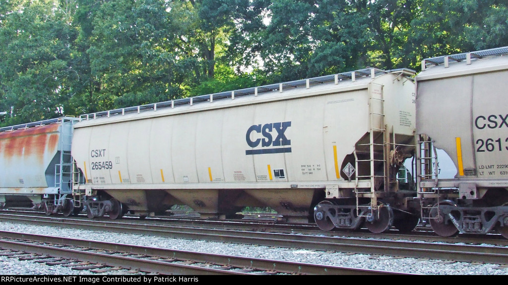 CSXT 265459 Tyinity 3-bay centerflow-style covered hopper B-end north of the CSX yard in ...